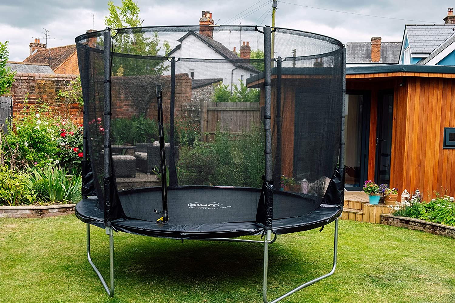 There's £80 off this giant trampoline today – you'll be jumping for joy ...