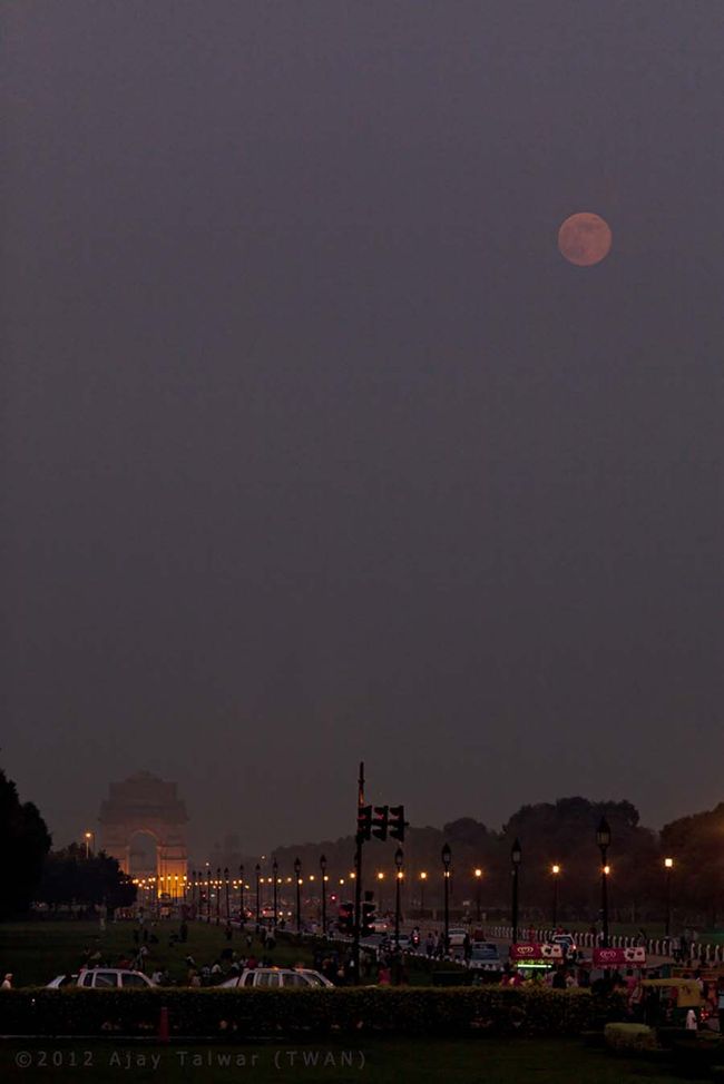 Blue Moon Wows Observers Around the World (Photos) | Space