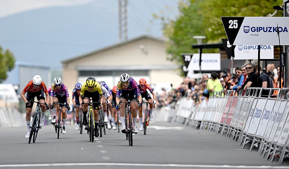 Itzulia Women: Mischa Bredewold wins stage 1 sprint as Van der Breggen ...