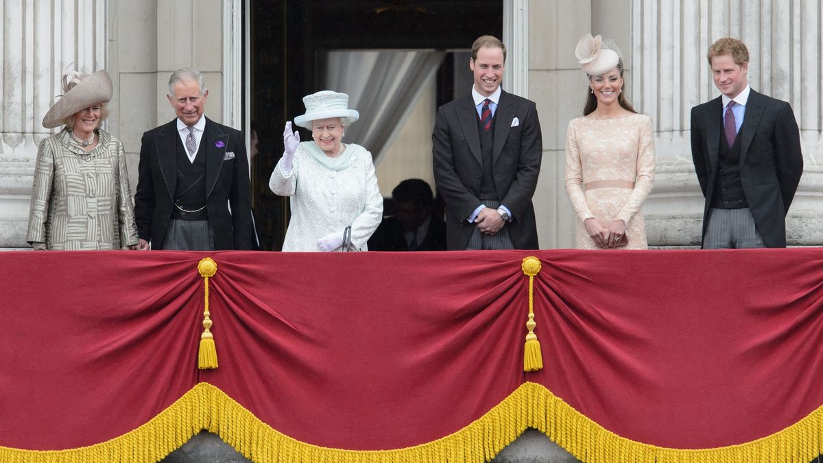 Will Princes Charles And William Live At Buckingham Palace During Their ...