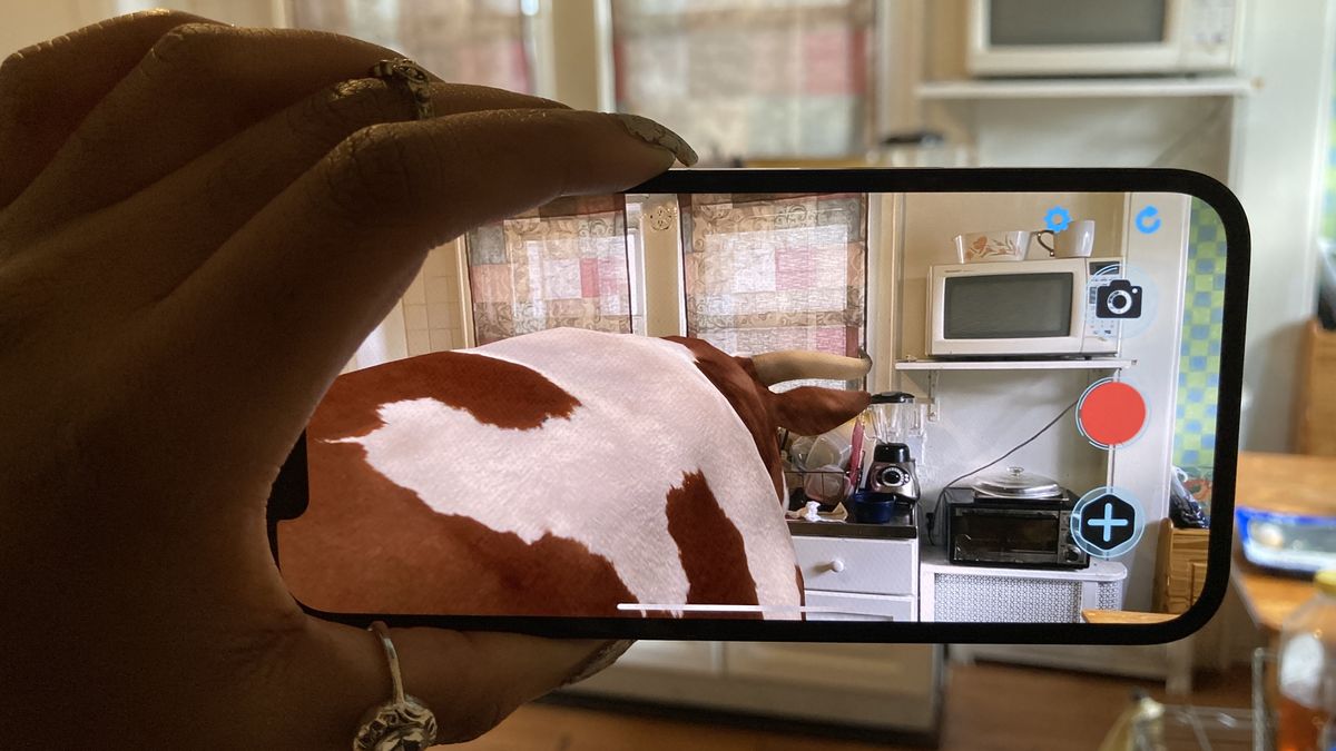 iPhone 12 AR apps are badass — there's a demon in my dining room ...