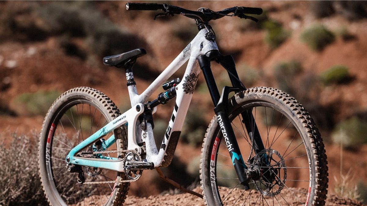 Is Marzocchi's new Super Z 190mm single crown fork the burliest ...