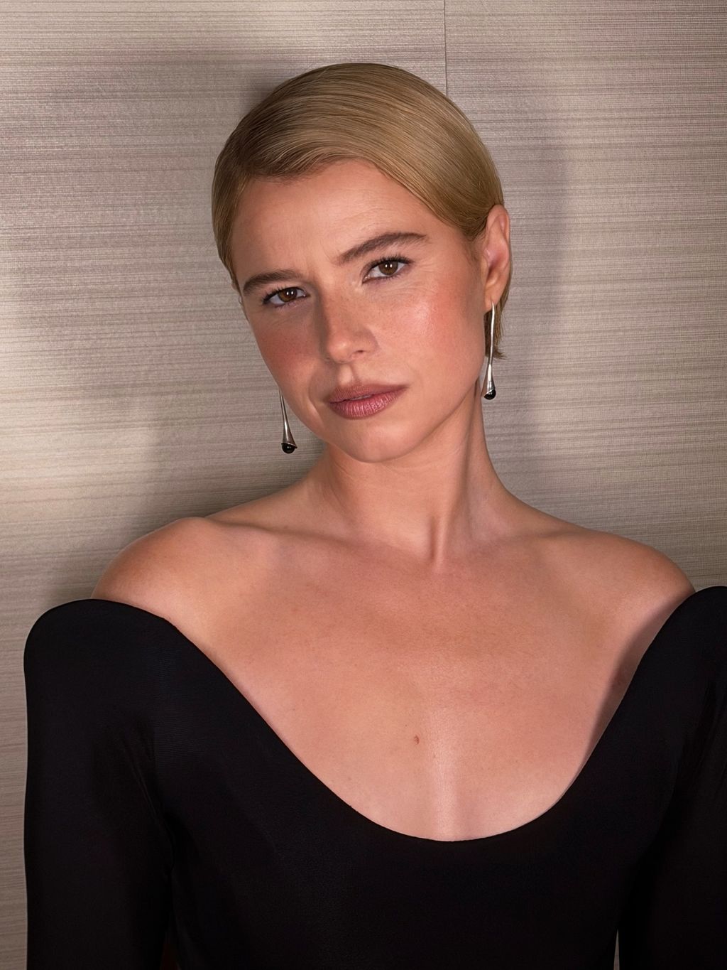 11 Ways to Wear the Side-Parting Hair Trend This Spring | Who What Wear