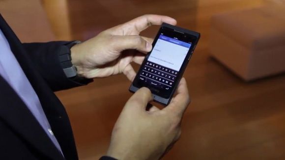 BlackBerry 10 keyboard features edge-to-edge keys, predictive spacing ...