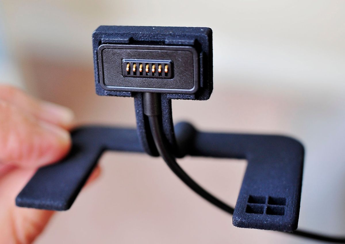A quick look at the 3D-printed Microsoft Band Charging Stand | Windows ...