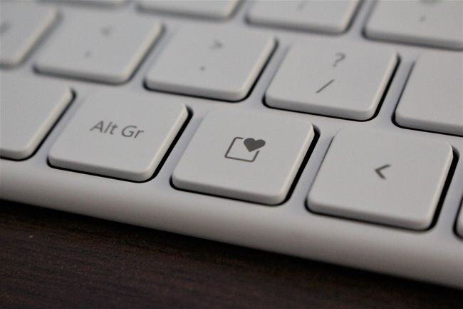 Microsoft Designer Compact Keyboard review: A keyboard for minimalists ...