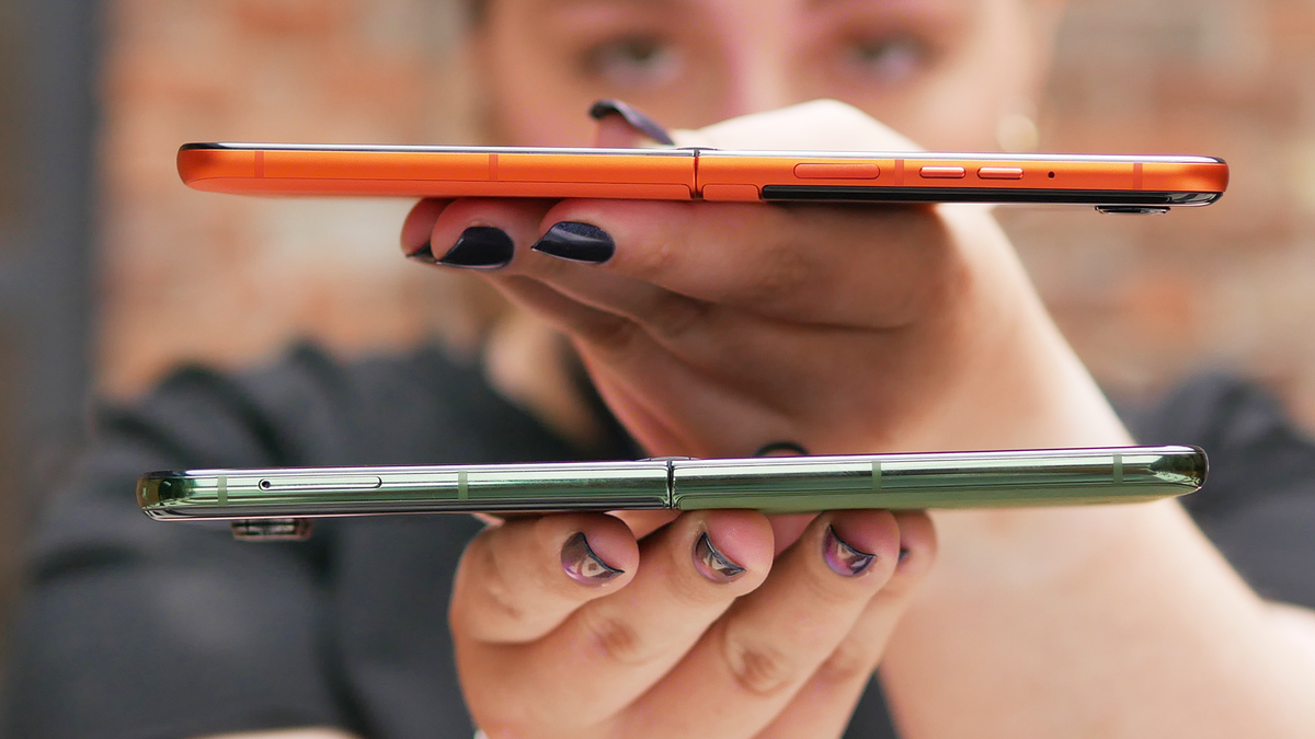 Motorola Razr 2024 vs Razr Plus 2024: What are the differences? | Tom's ...