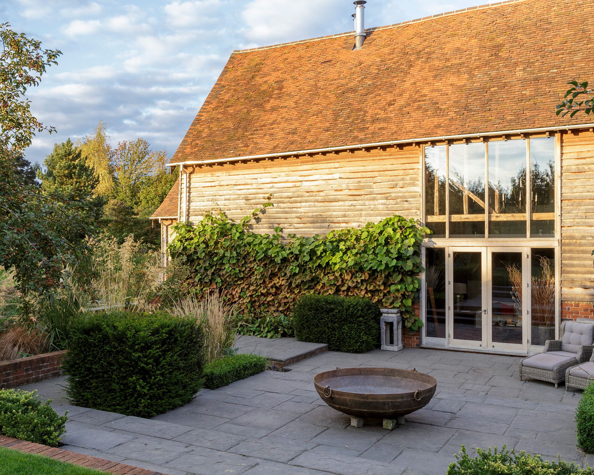 How to plan a small garden: Make the most of a tiny outdoor space ...
