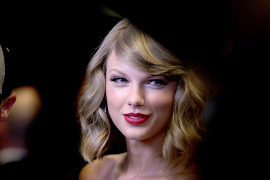 Taylor Swift talks feminism, support for other female artists | The Week