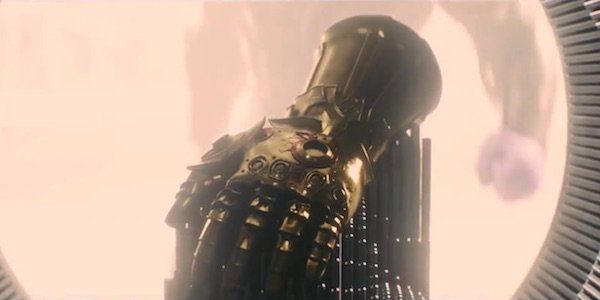 Why Thor: Ragnarok Included That Scene With The Infinity Gauntlet ...