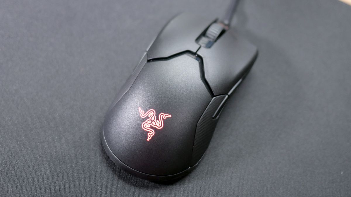 Razer Viper 8K gaming mouse review | Laptop Mag