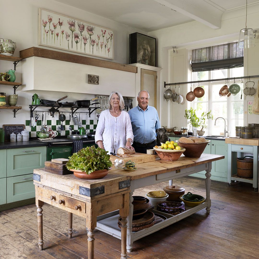 The country house kitchen created from six knocked-together rooms to ...