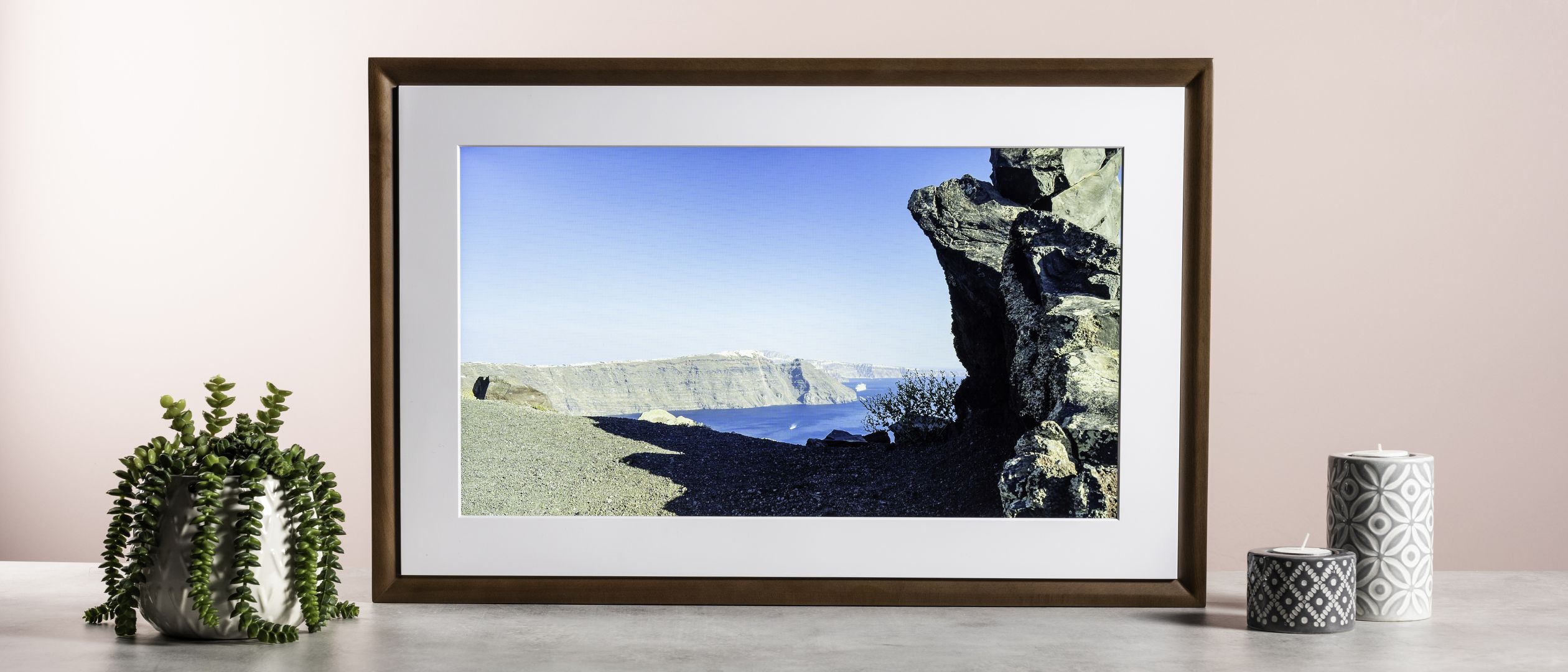 Netgear Meural Canvas II review: a huge-scale digital photo frame with ...