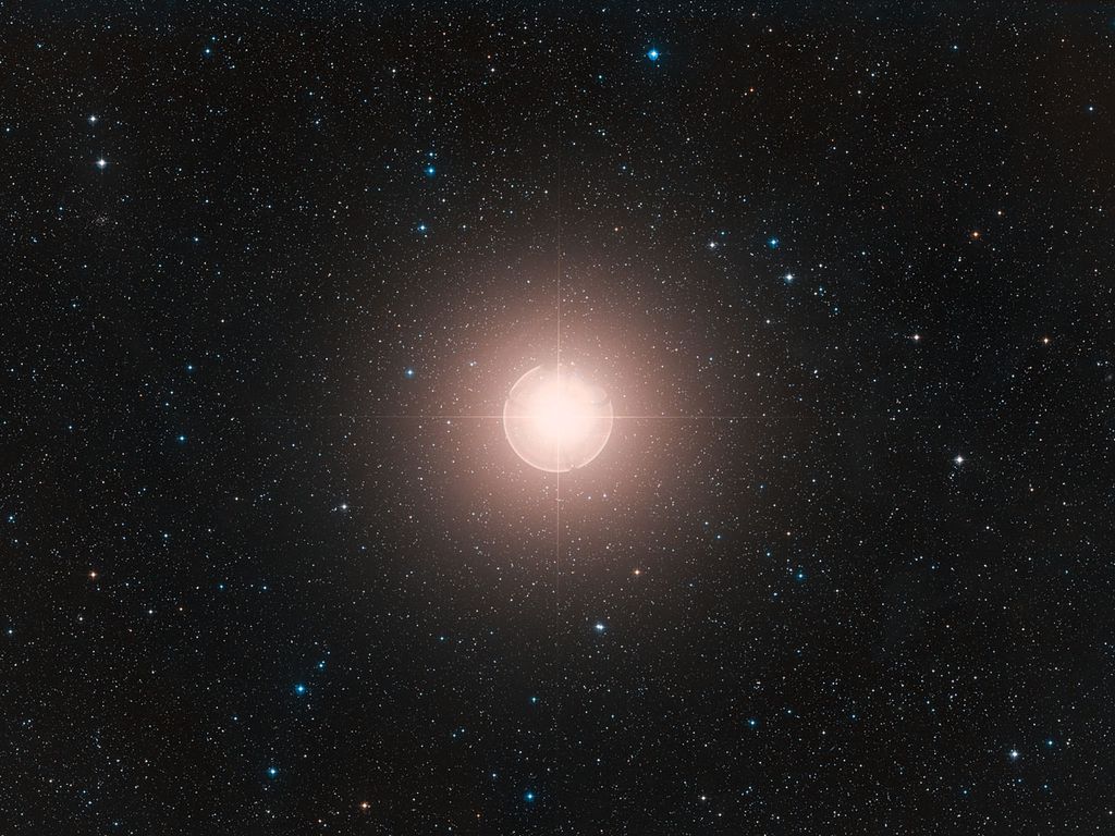 Will Bright Star Betelgeuse Finally Explode? A Look at the Dimming Red ...