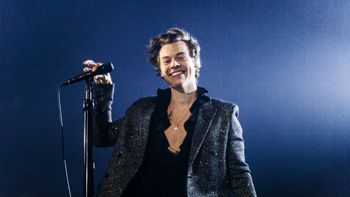 Harry Styles turns 27 and mum Anne reveals his adorable nickname ...