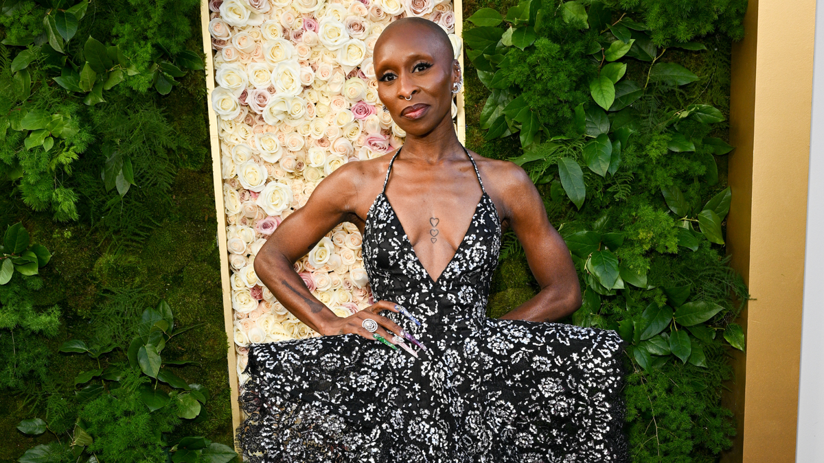 Cynthia Erivo’s Golden Globes 2025 Gown Sparkles With Hundreds of ...