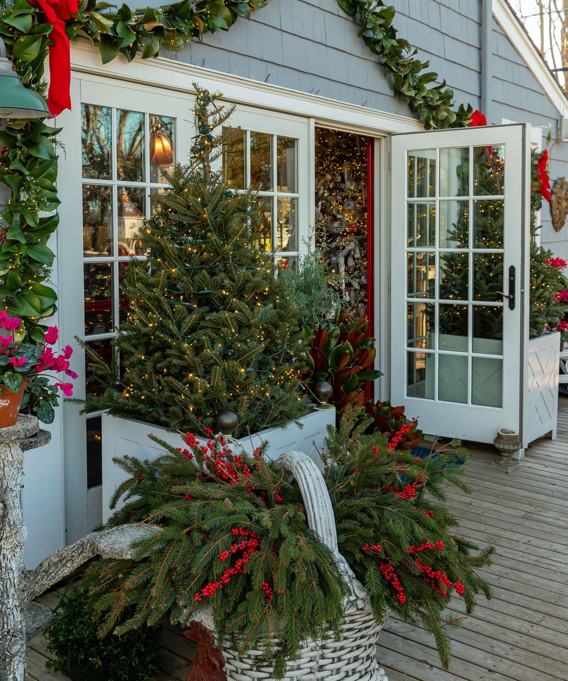 6 traditional Christmas decor ideas: for a classic display | Homes and ...