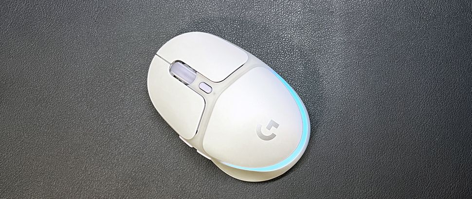 Logitech G705 Review: Cute, clicky, contoured | Tom's Hardware