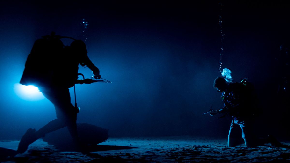 Underwater spacewalks recreate the 'moon' in a giant pool (photos) | Space