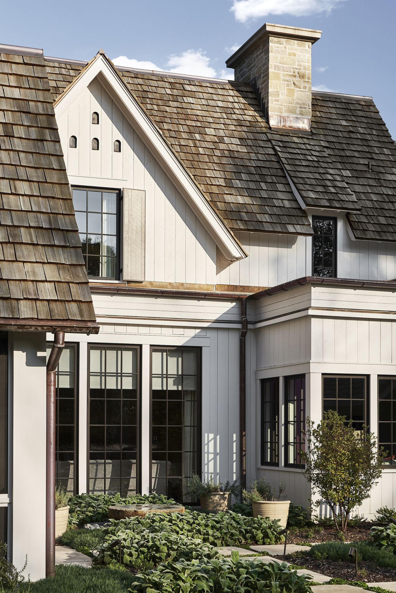 Modern farmhouse exteriors - 10 ways to create a rustic home | Livingetc