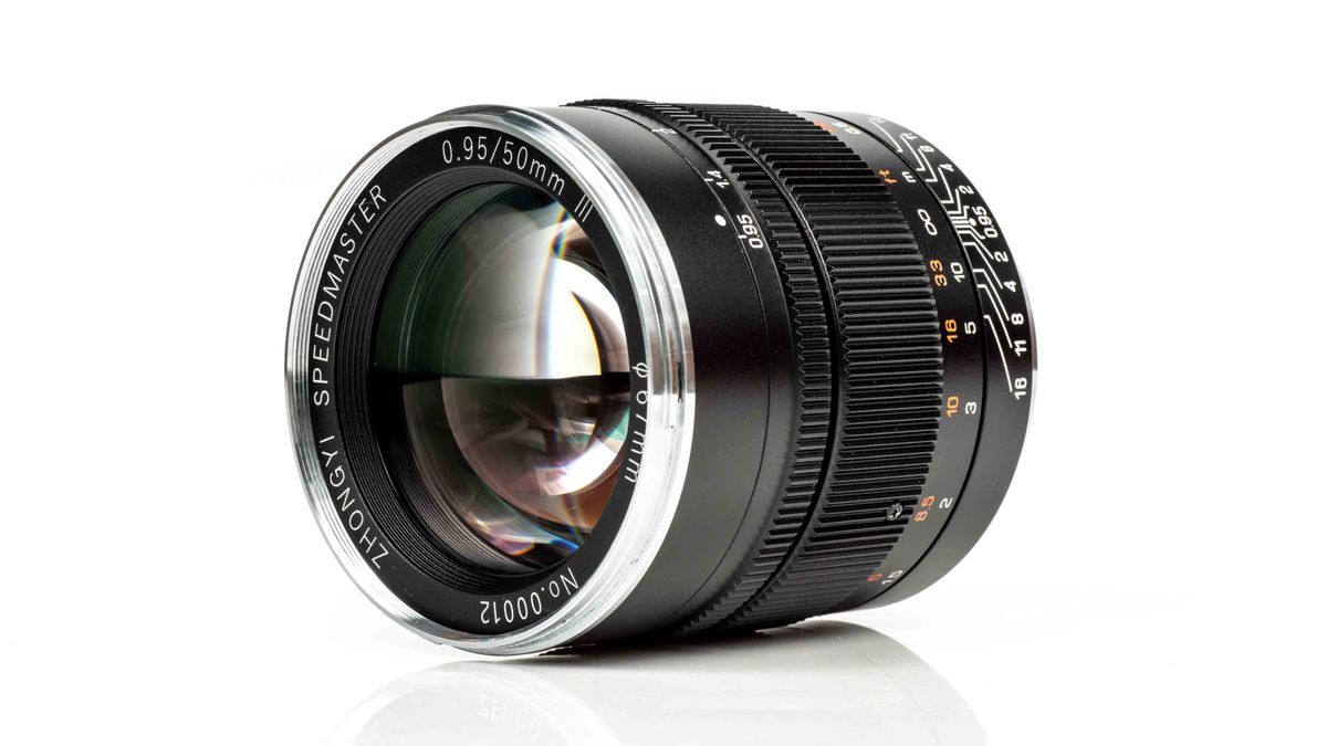 Sony considering f/1.2 lenses that are "relatively compact and ...