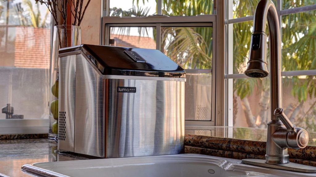 Best ice maker – cold, hard, tested truths | Homes and Gardens