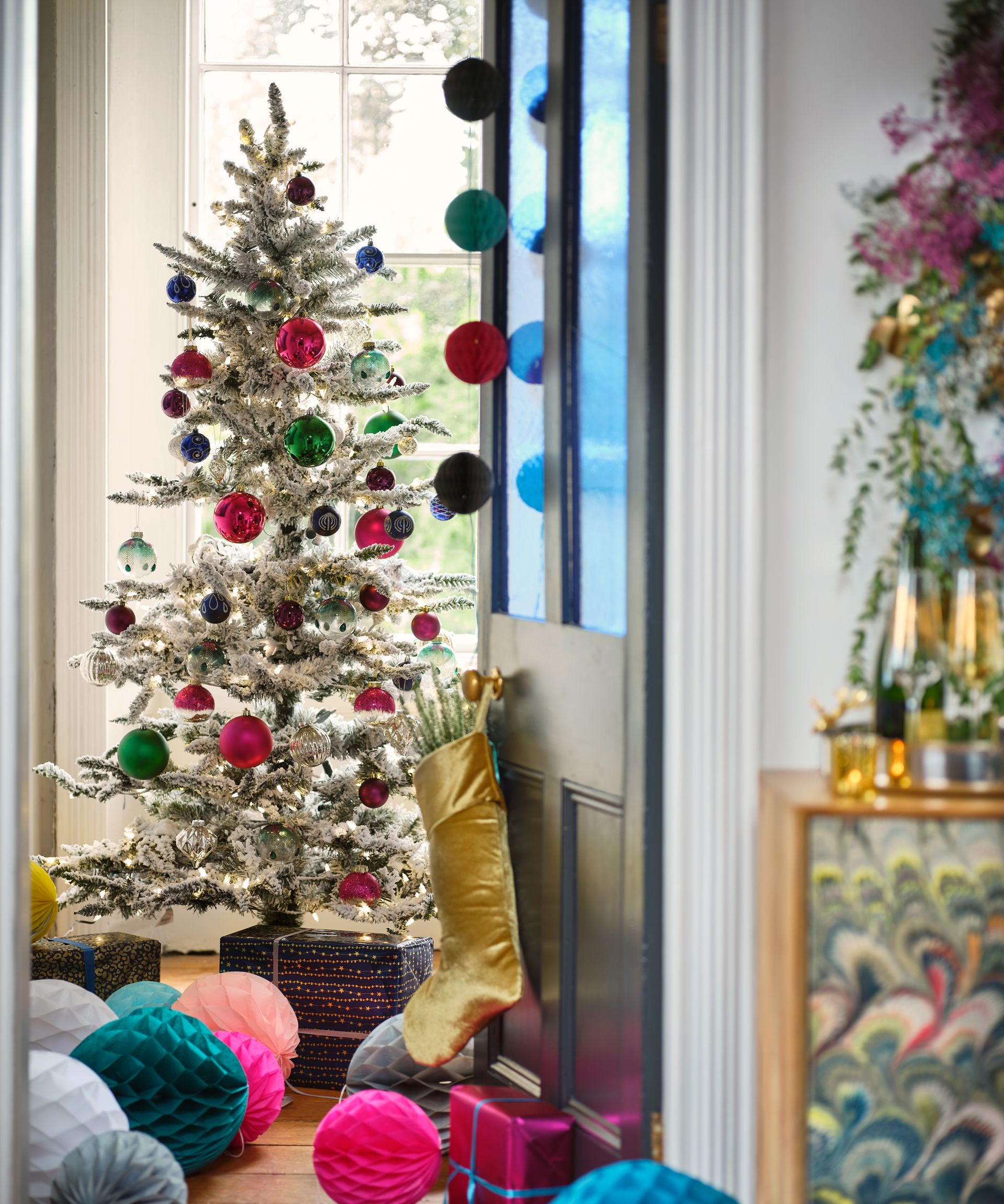 12 apartment Christmas decor ideas for spaces big and small | Real Homes