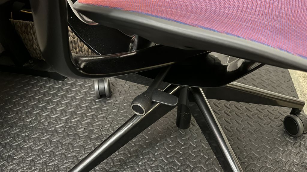 Steelcase Karman High Back Review: Adaptable frame, now with a headrest ...