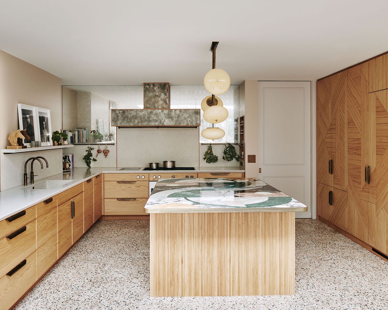 Floor-to-ceiling kitchen storage ideas: 10 stylish looks | Homes and ...