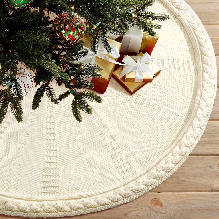 How to make an artificial Christmas tree look more realistic | Homes ...