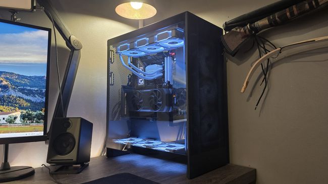 Here's a PC case that looks like a Warhammer 40k super-heavy tank | PC ...