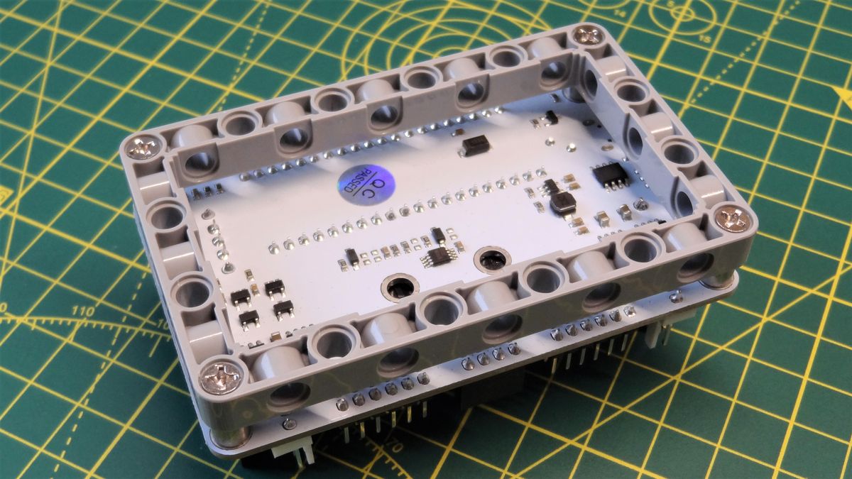 Elecfreaks WuKong 2040 Robotics Board Review: Simple and Effective ...