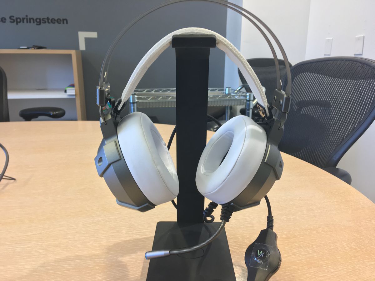 Velocilinx Boudica Gaming Headset Review: A Swing and a Miss | Tom's ...