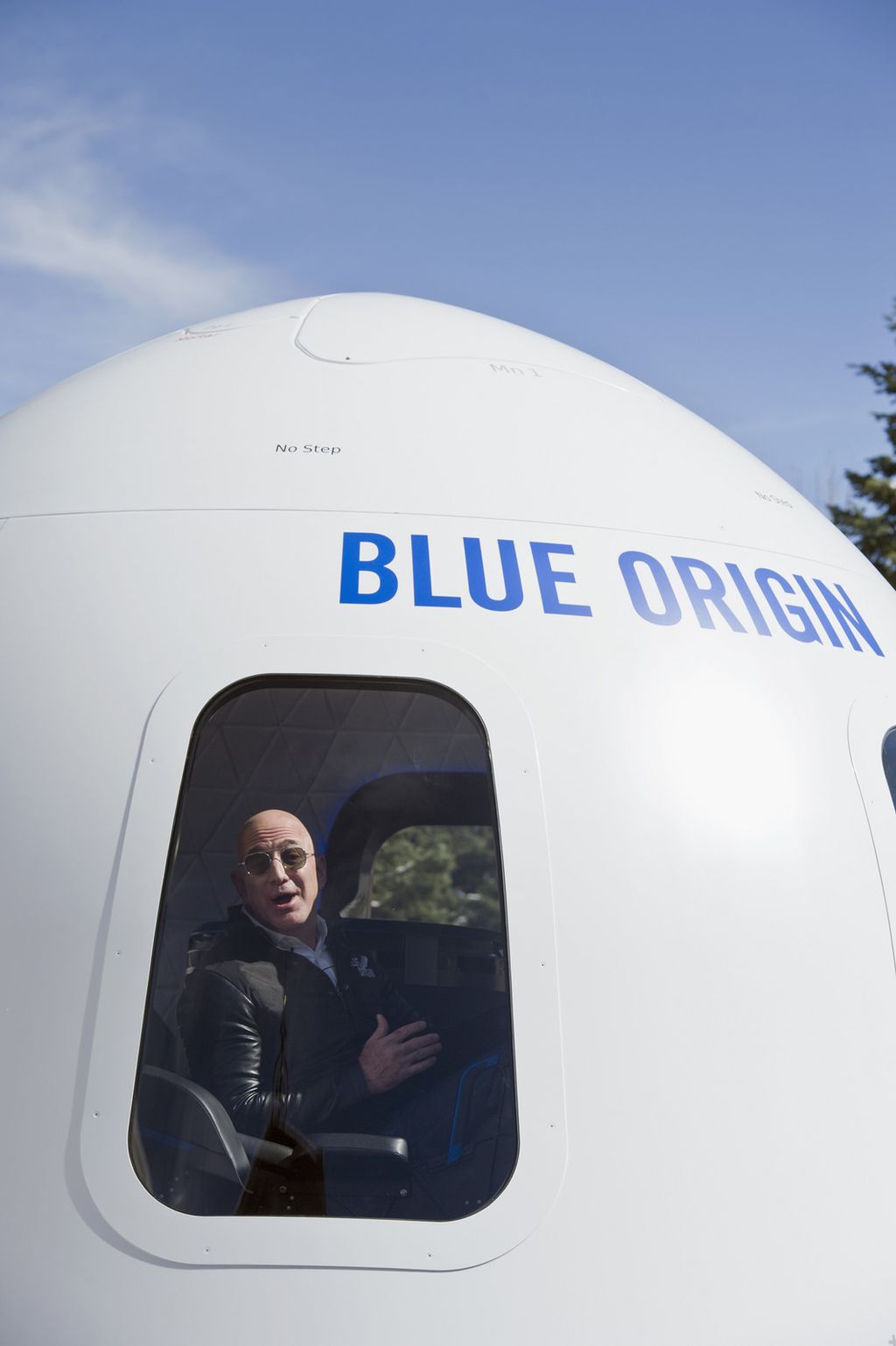 Jeff Bezos Saves 'The Expanse,' Lays Out Vision for Human Space ...