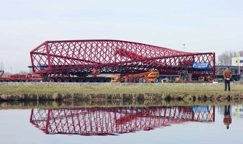 Twist Bridge, Vlaardingen | Wallpaper