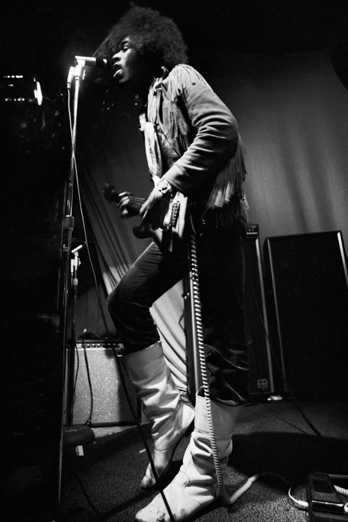 “Save some film for this Hendrix cat…” How one photographer made Jimi ...