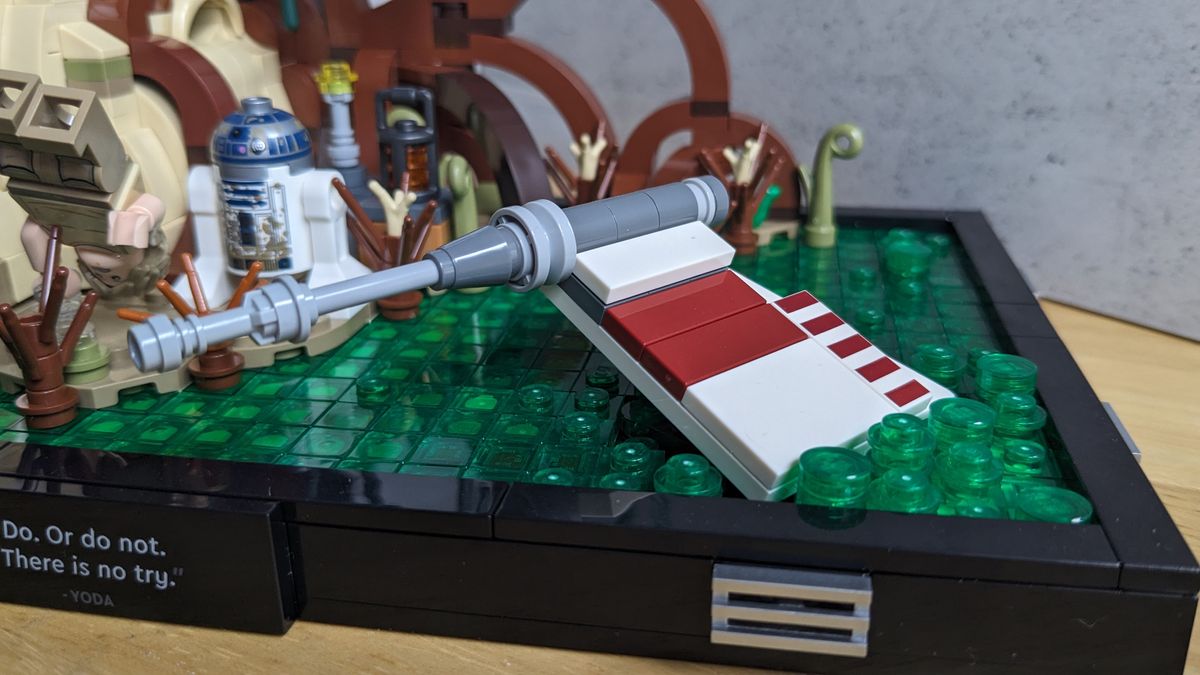 Lego Star Wars Dagobah Jedi Training Diorama review | Space