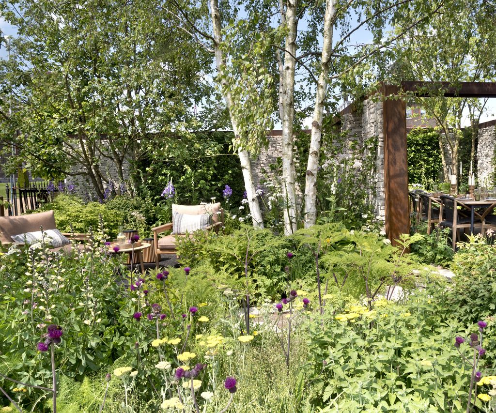 Triangular shaped garden ideas: 9 ways to redesign your plot | Homes ...