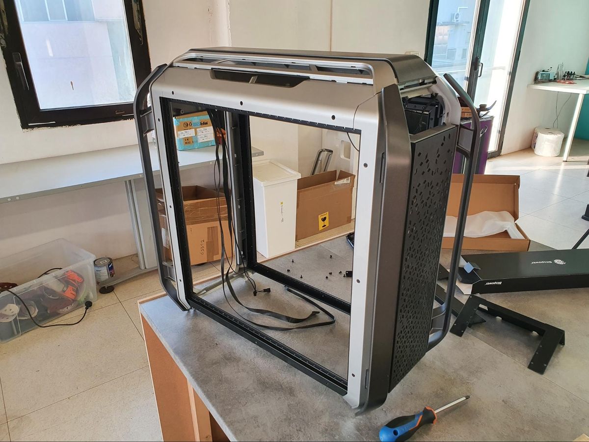 Building Project A.R.E.S: My Award-Winning Sci-Fi Case Mod | Tom's Hardware