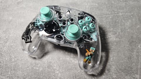 First look at the PDP REALMz wireless Minecraft Xbox controller ...
