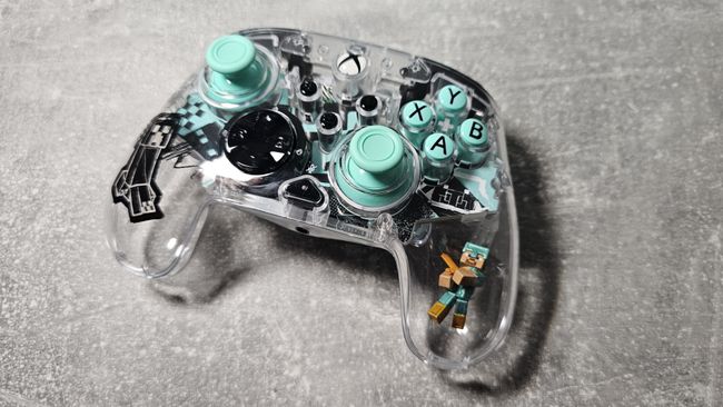 First look at the PDP REALMz wireless Minecraft Xbox controller ...