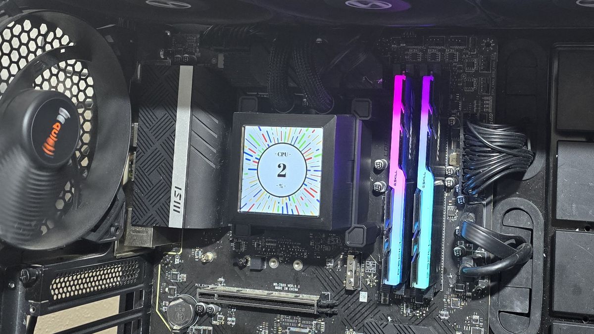 Lian Li Hydroshift LCD 360S Review: An innovative approach to tubing ...