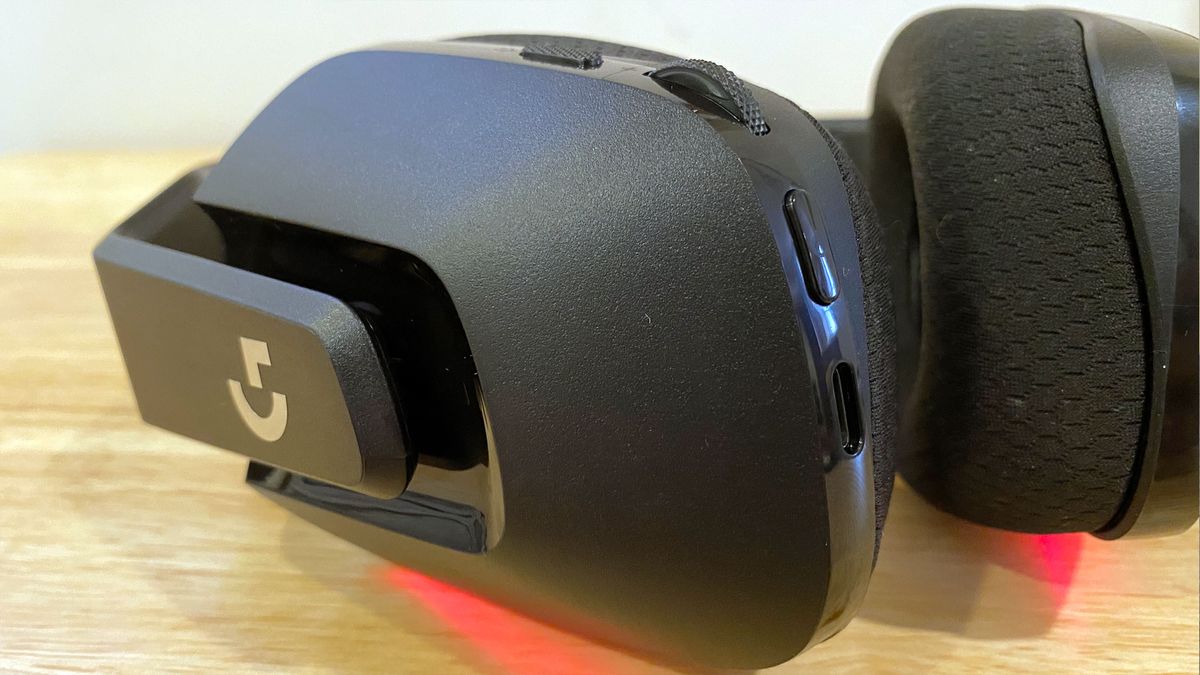 Logitech G733 Lightspeed Review: Athleisure Audio | Tom's Hardware