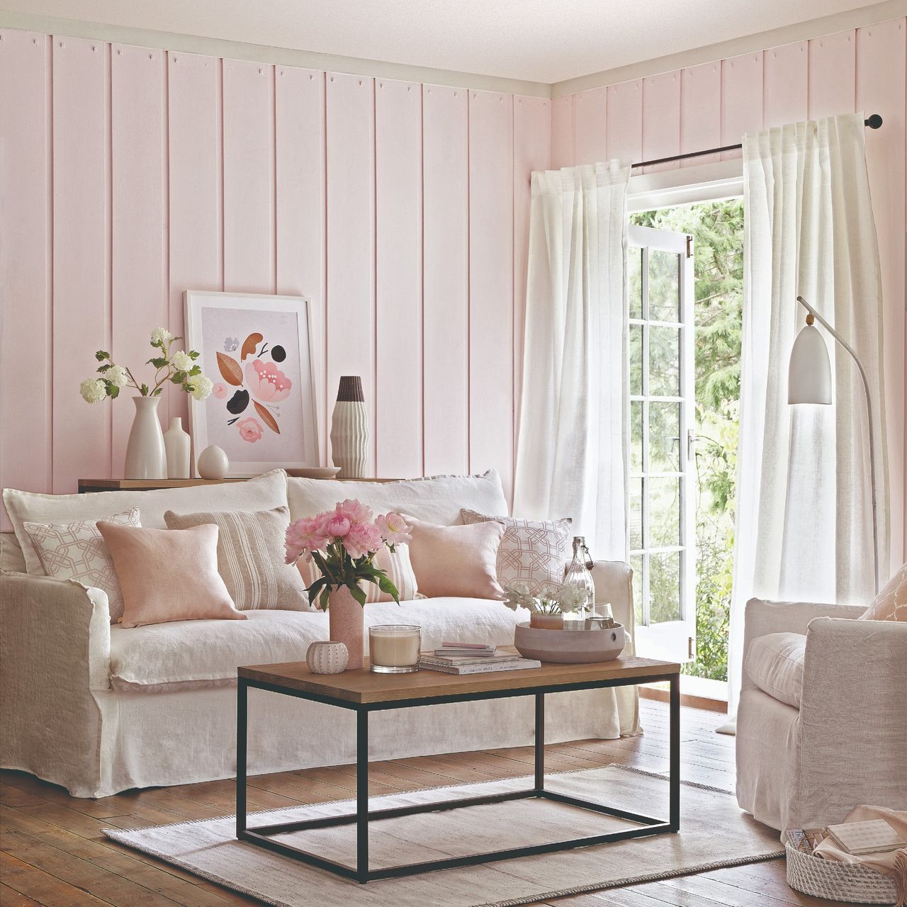 6 experts tricks for decorating small living room walls | Ideal Home