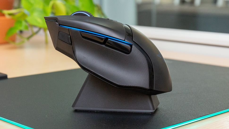 Razer Basilisk Ultimate Gaming Mouse Review: Stealthy Wireless Assassin ...