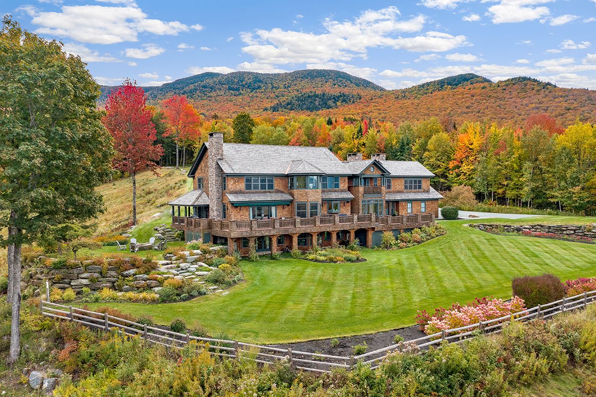 6 comfortable homes with beautiful fall foliage | The Week