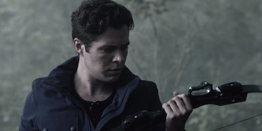 Why One Arrow Star Thinks His Character ‘Deserves A Lot Better’ Than ...