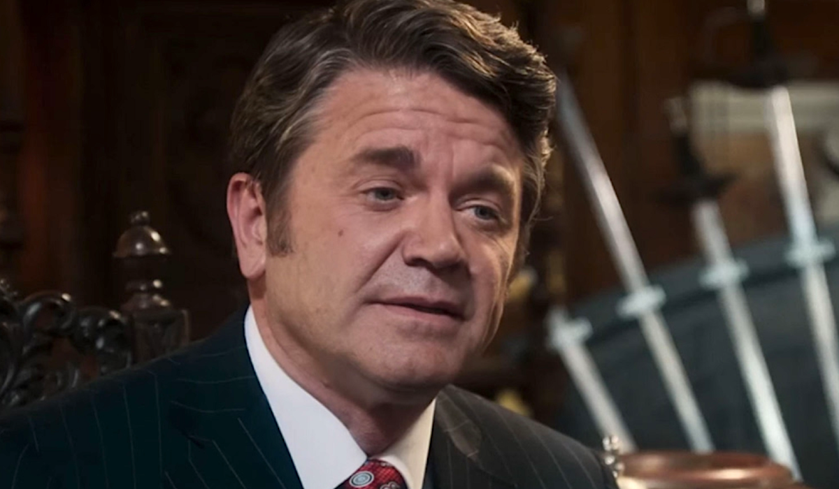 Saved By The Bell Revival Has Cast New Principal To Replace Mr. Belding ...