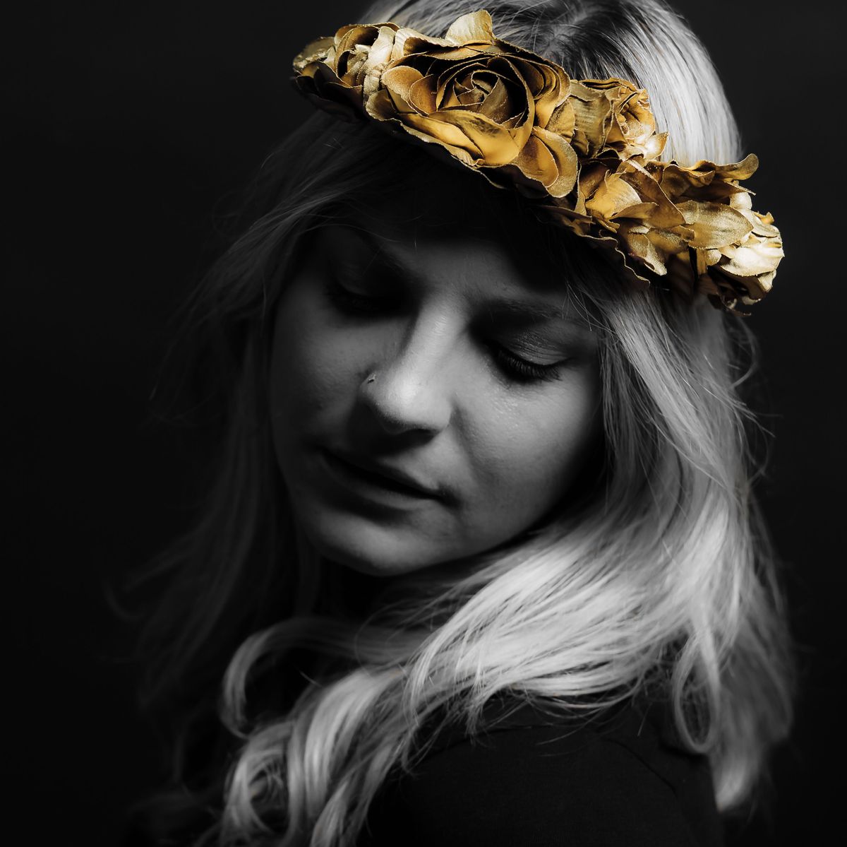 Watch ROZES' New Music Video for "Under the Grave" 2016 | Marie Claire