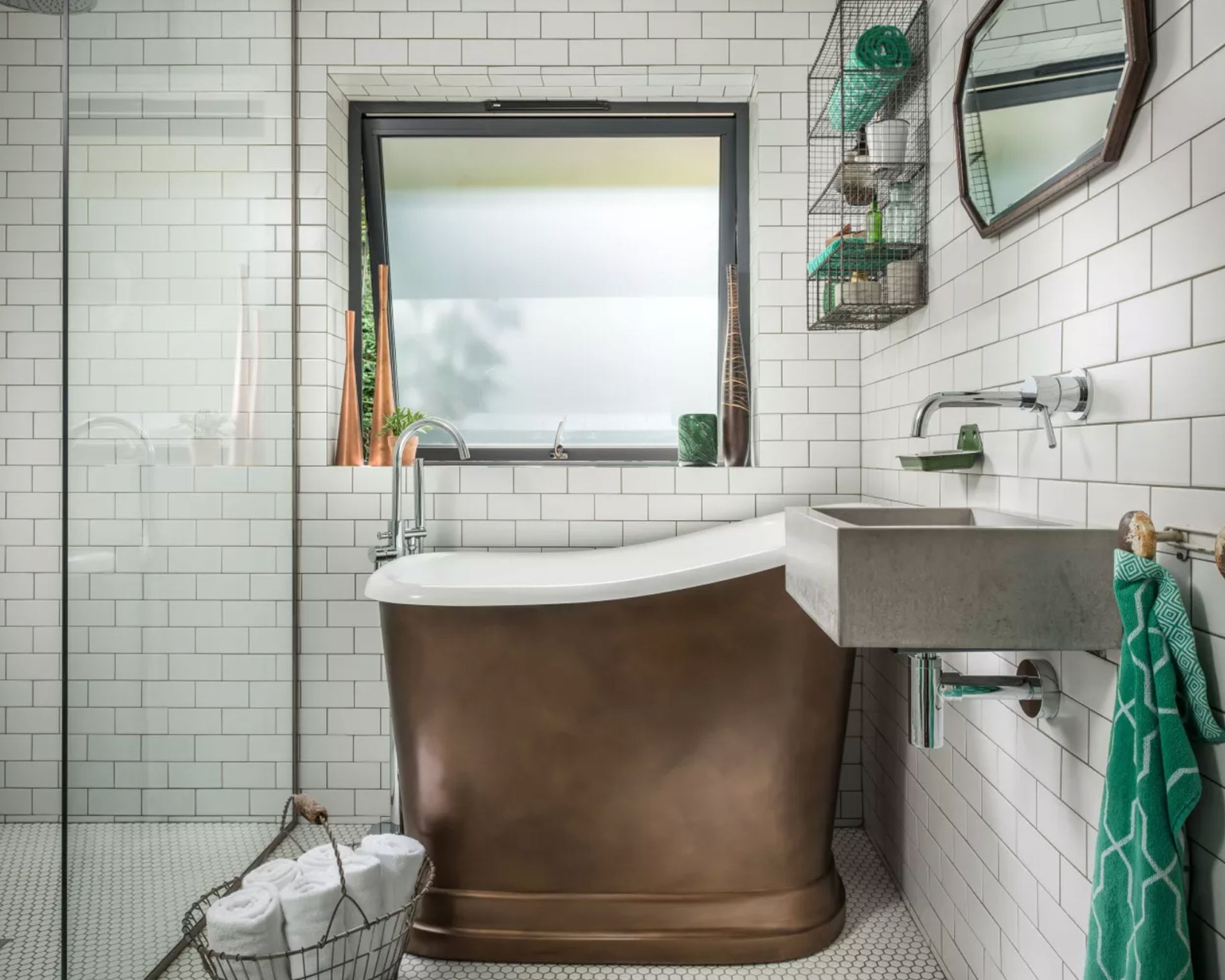 Small bathroom mirror ideas – 11 small bathroom mirror looks | Real Homes